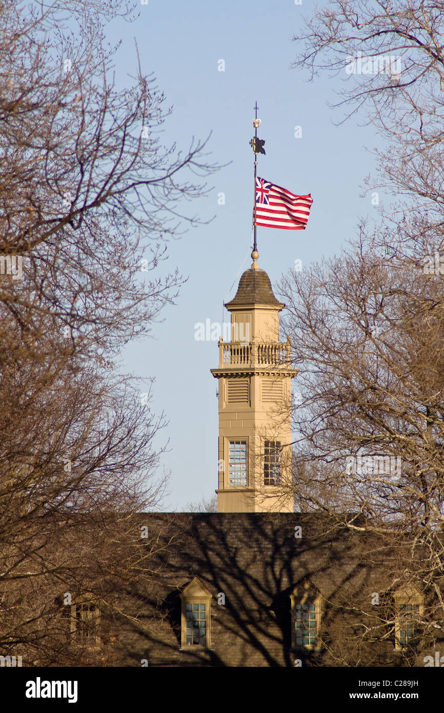 White colonial home american flag High Resolution Stock Photography and ...