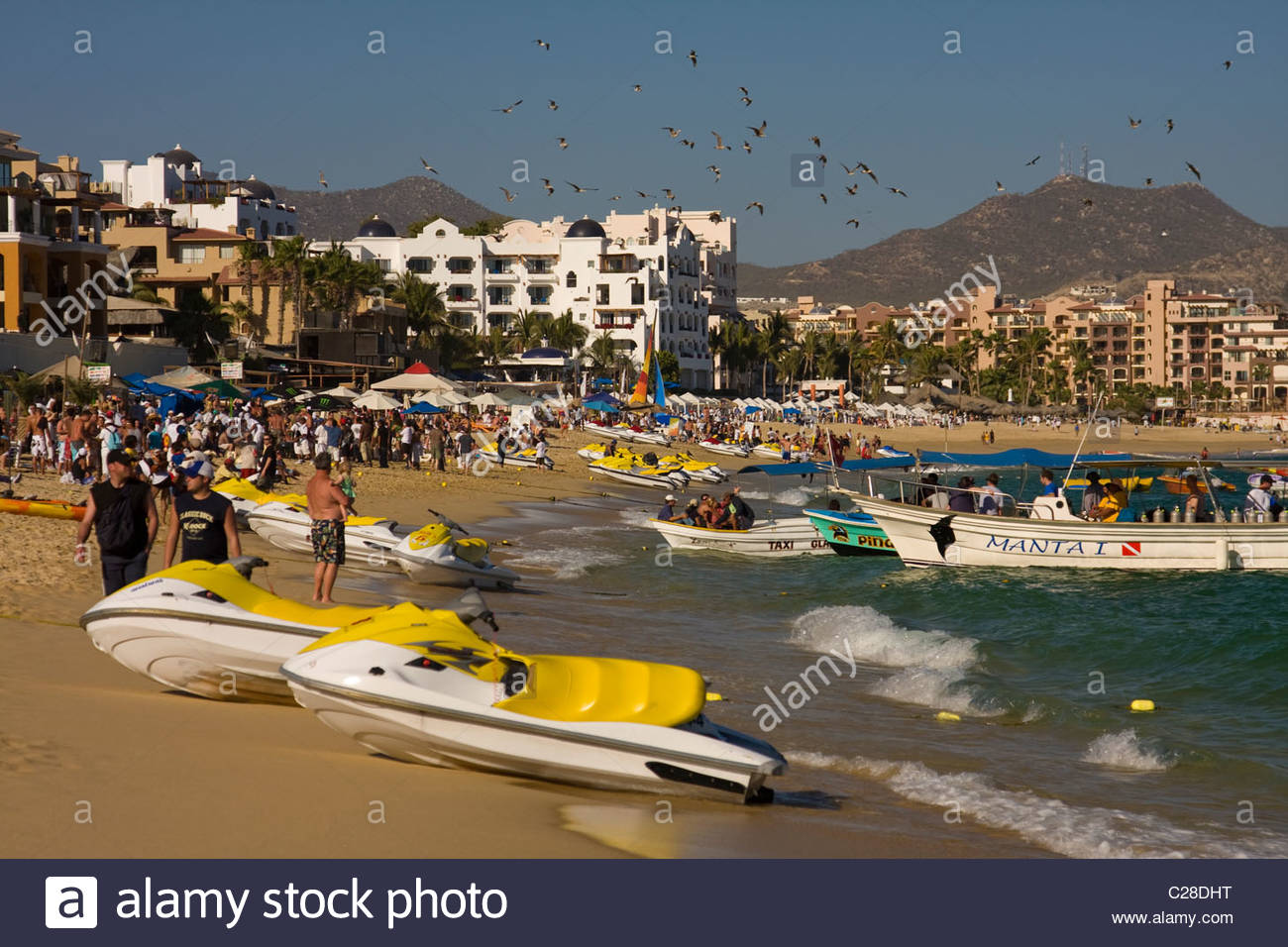 Spring break crowds fill Medano Beach Stock Photo - Alamy