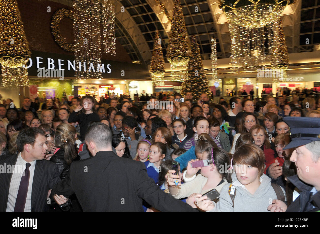 Atmosphere Peter Andre launches his latest fragrance 'Unconditional' at ...