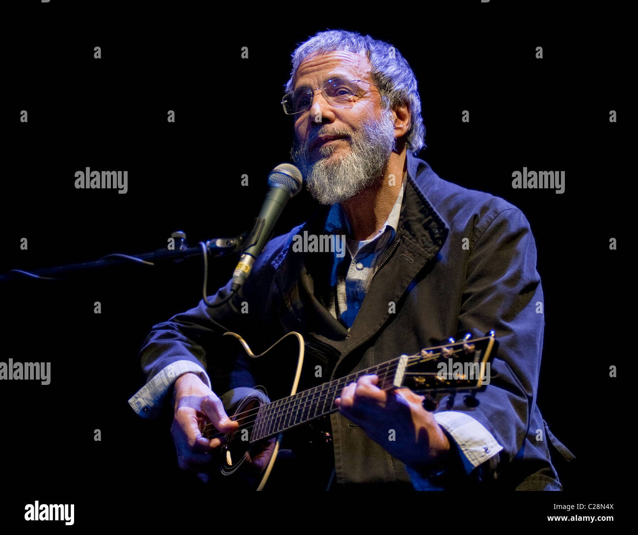 Yusuf islam aka cat stevens hi-res stock photography and images - Alamy