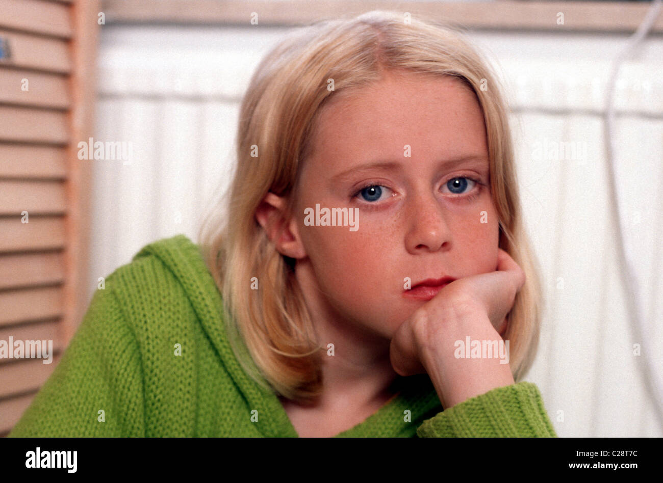 Child abuse girl britain hi-res stock photography and images - Alamy