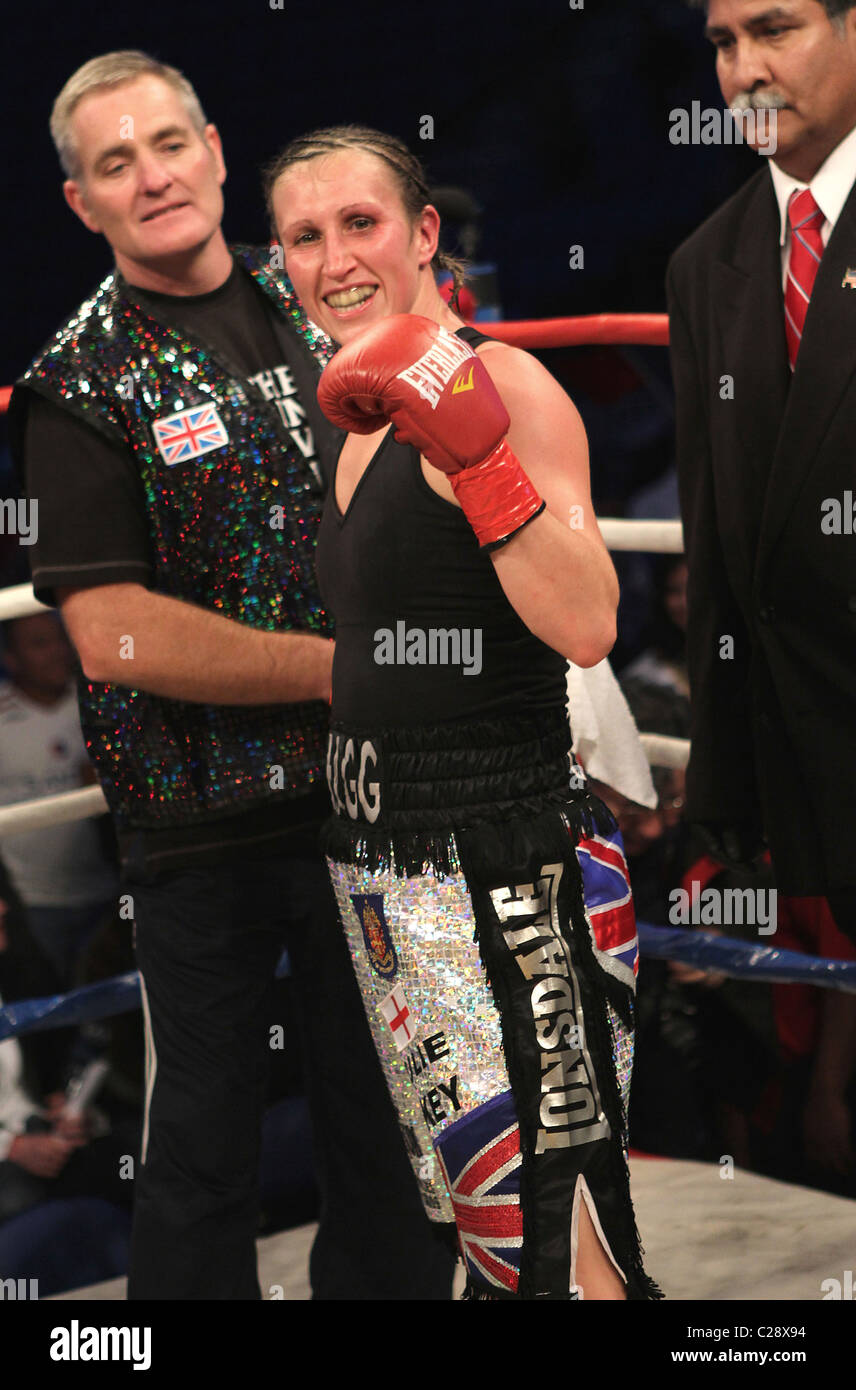 Lindsay Scragg during the Super Featherweight Boxing Fight at Citizen ...