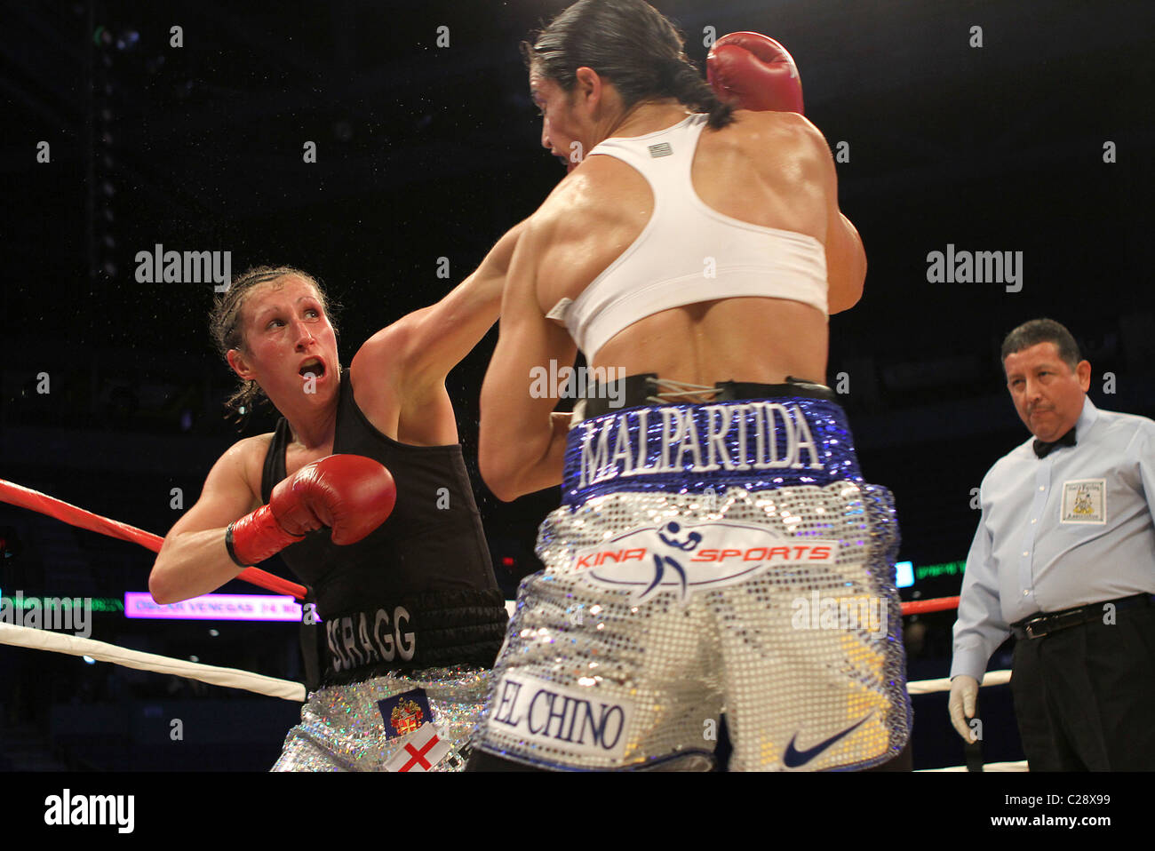Peruvian boxer Kina Malpartida (R) fights against British Lindsay ...