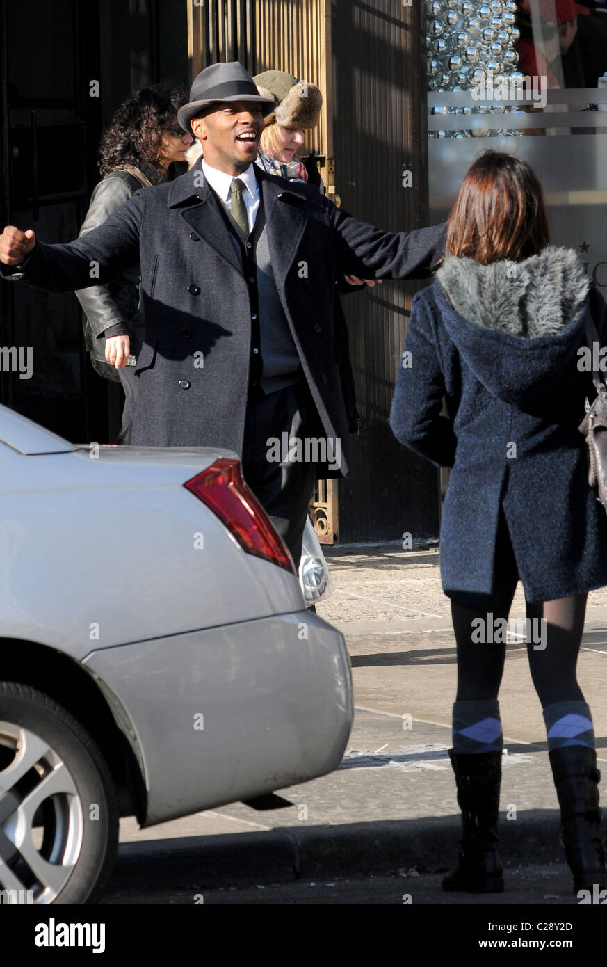 Emily blunt on set adjustment hi-res stock photography and images - Alamy