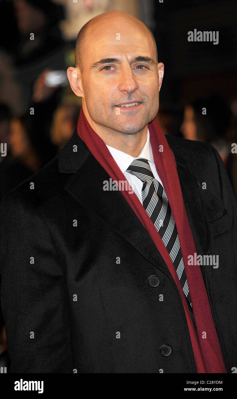 Mark Strong Sherlock Holmes