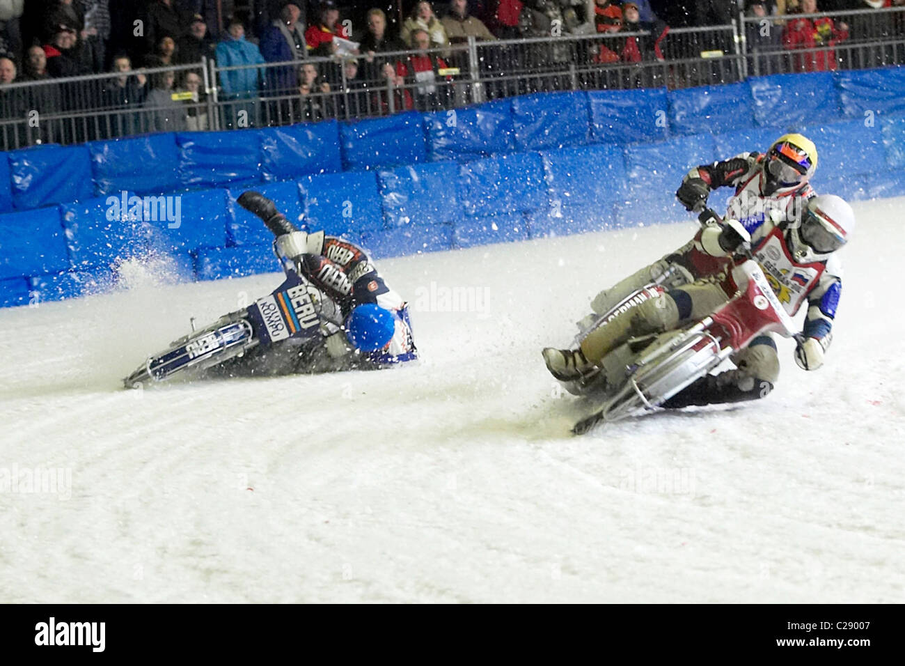 Now that's what I call a skid... Why bother racing around tarmac and ...