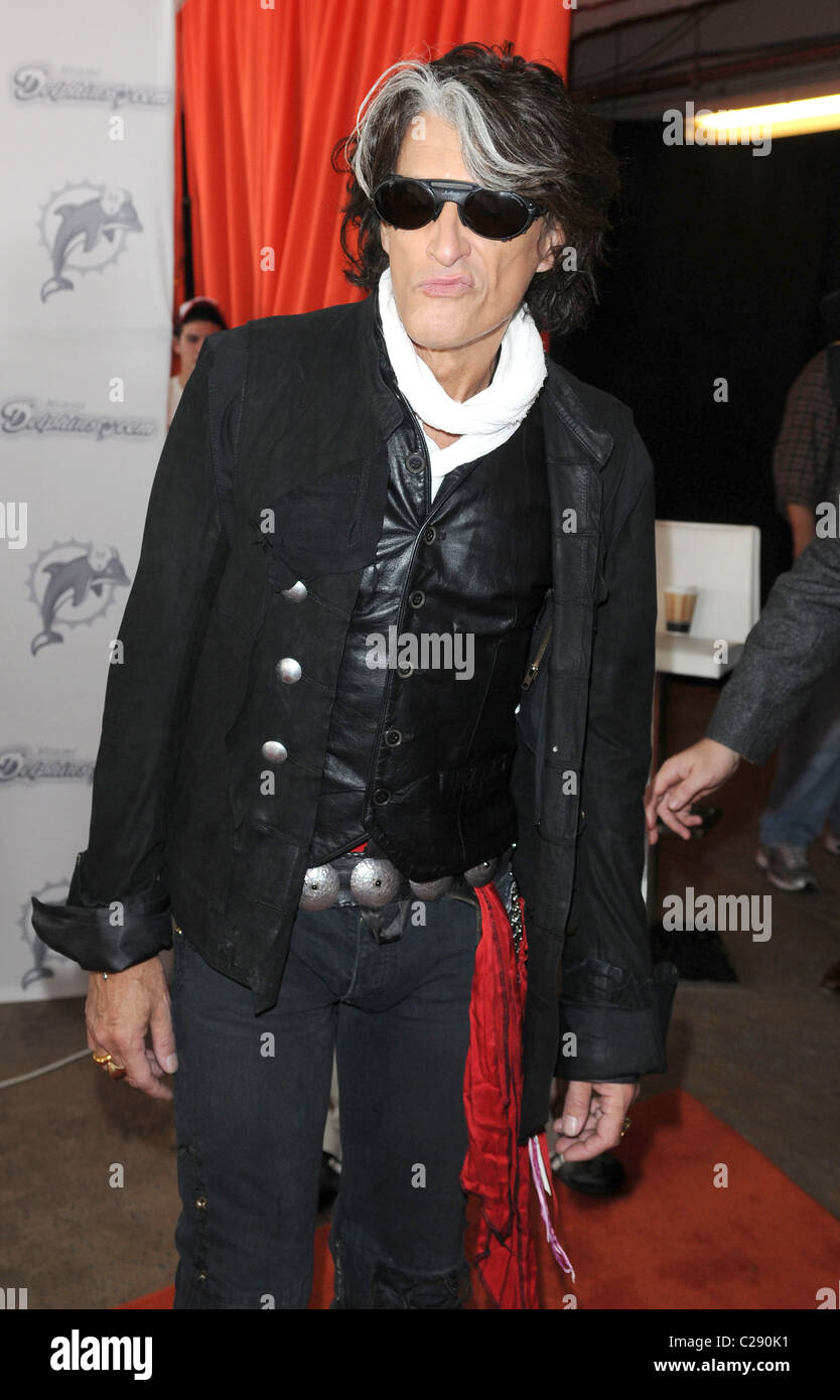 Joe Perry arrives at the Orange Carpet before the Miami Dolphins vs New ...