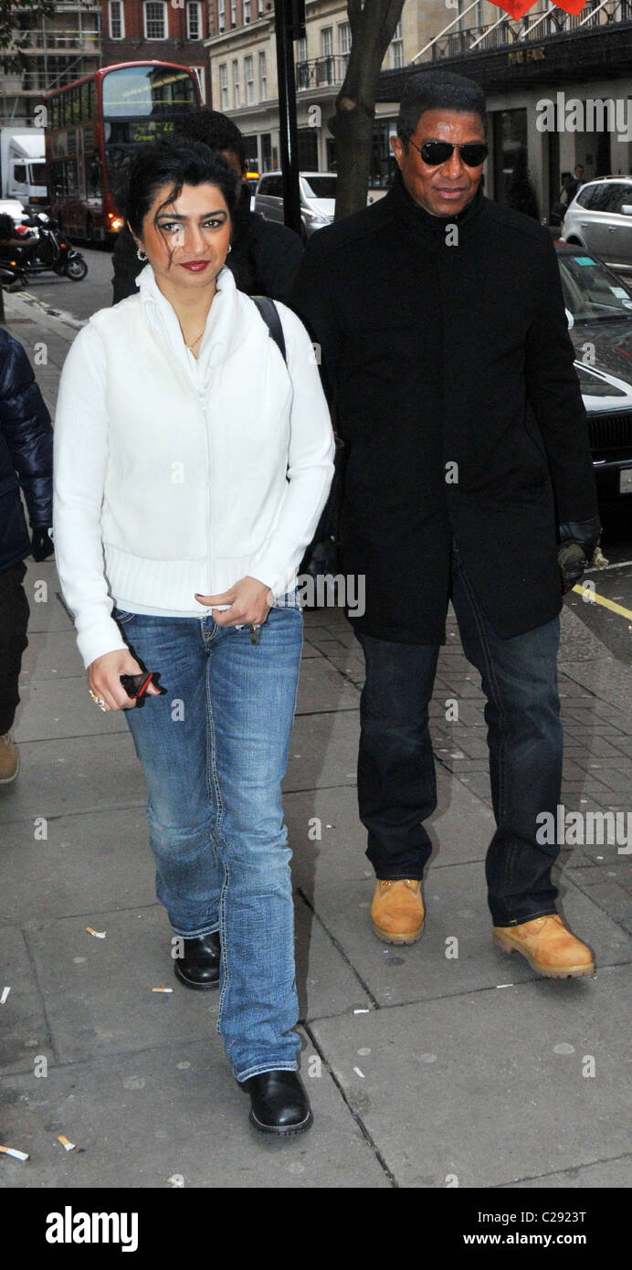 Jermaine Jackson with wife Halima Rashid out shopping with his family ...