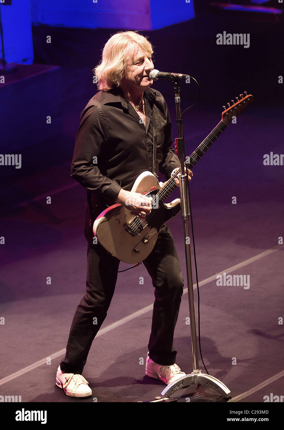 Rick Parfitt of rock band Staus Quo performing at Manchester Apollo ...