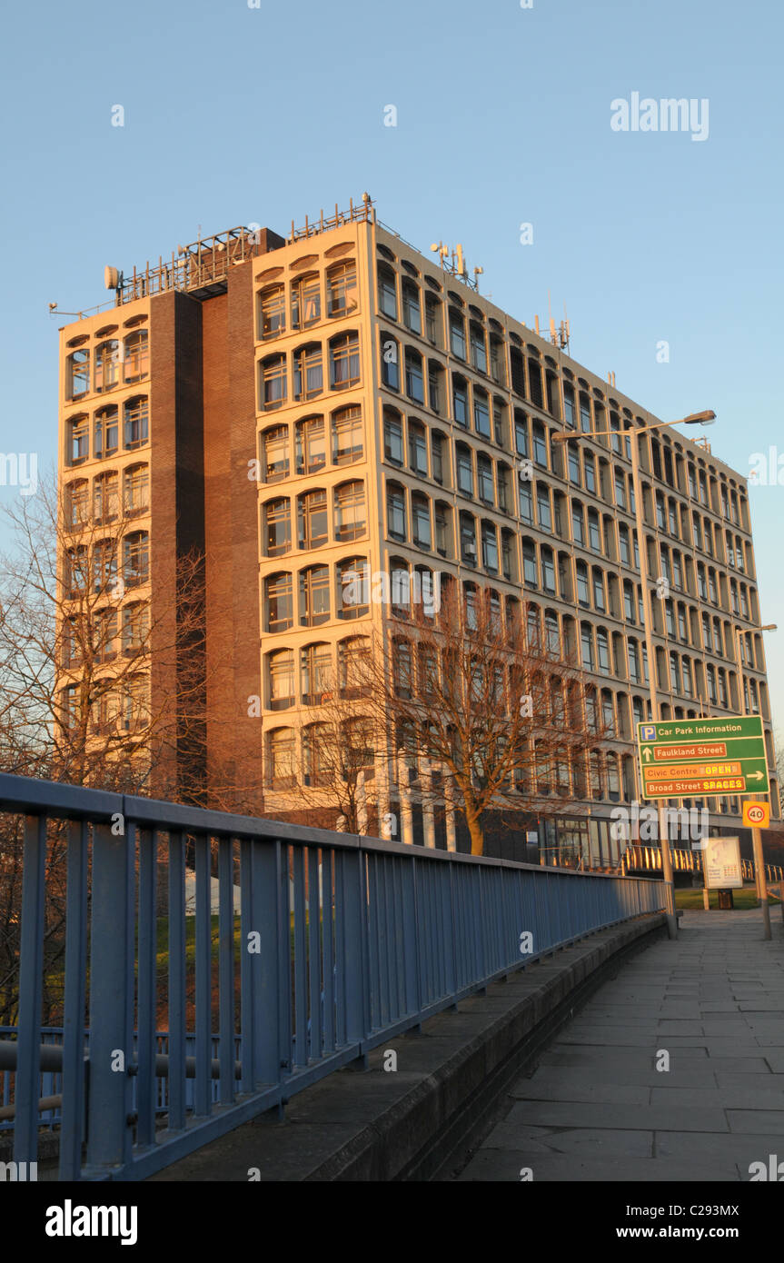 Street scene of Wolverhampton University's ugly 1960s School of Art and ...