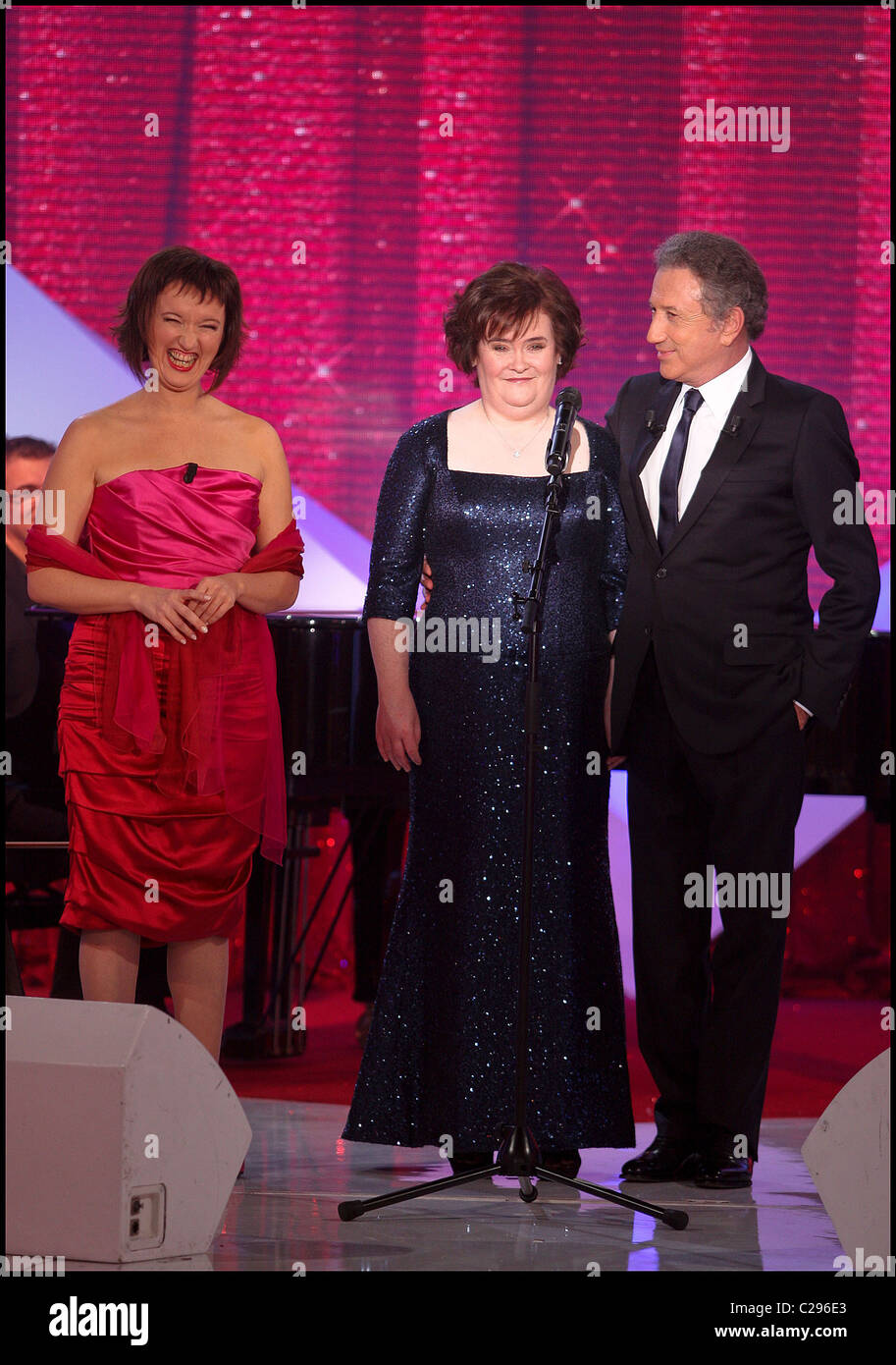 Susan Boyle with presenters Anne Roumanoff and Michel Drucker during an ...