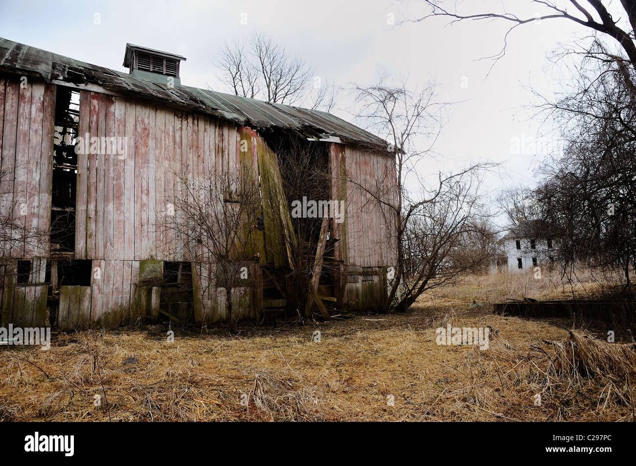 Decaying shelter hi-res stock photography and images - Alamy