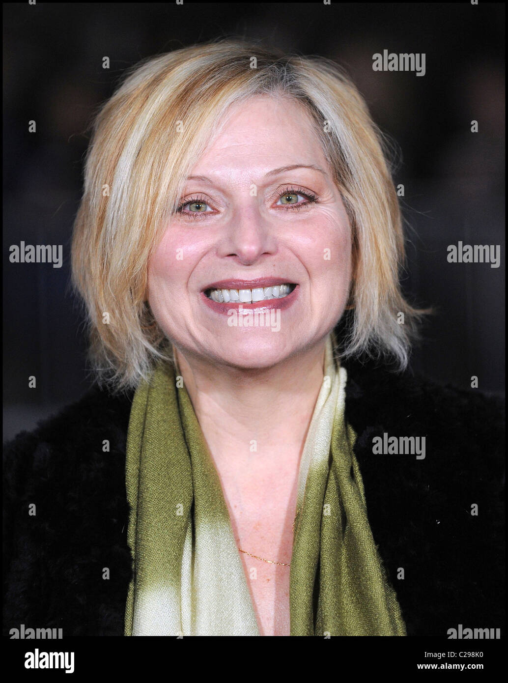 Roslyn Kind Los Angeles Premiere of 'Nine' held at Mann Village Theatre ...
