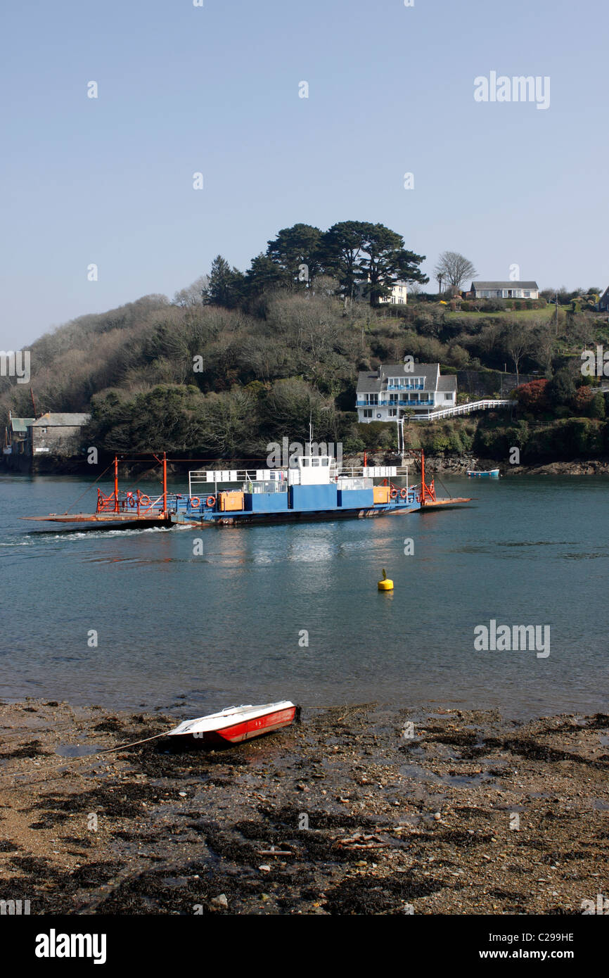 THE VEHICLE FERRY CROSSING THE FOWEY RIVER TO BODINNICK. CORNWALL UK ...