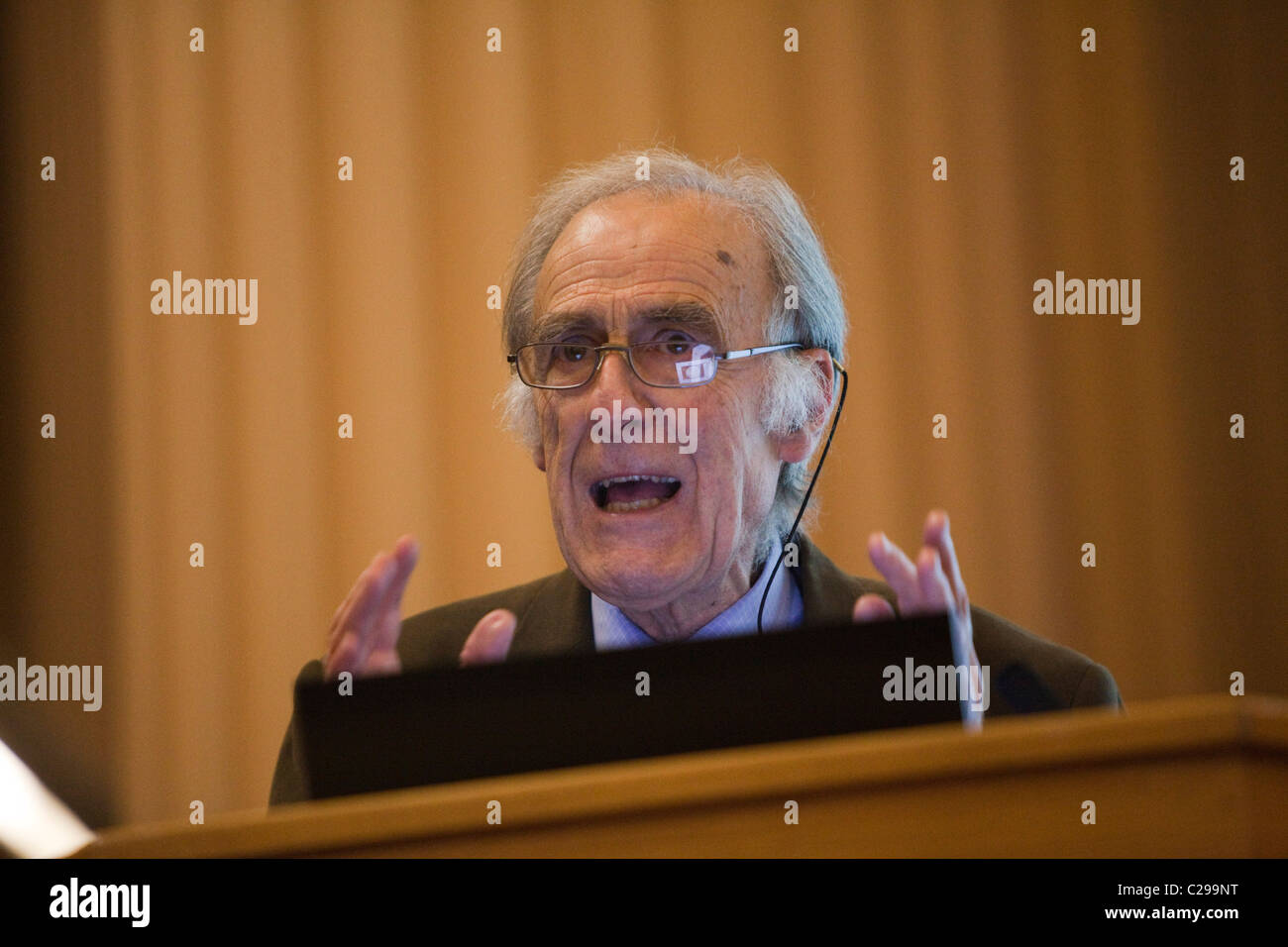 Professor Aubrey Manning gives a lecture at the Playfair Library ...