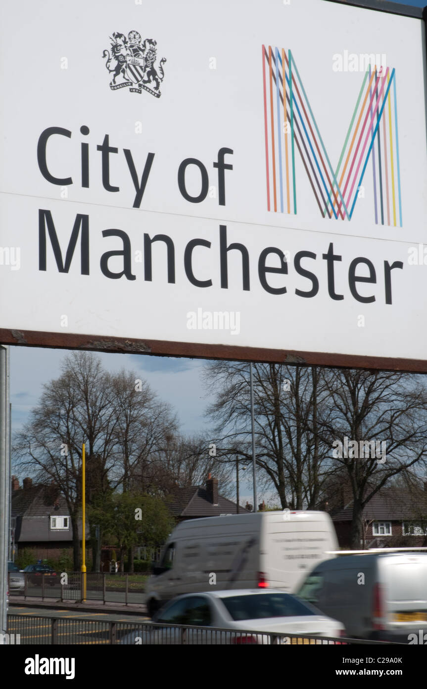 Traffic heading into Manchester along Princess Parkway Stock Photo - Alamy