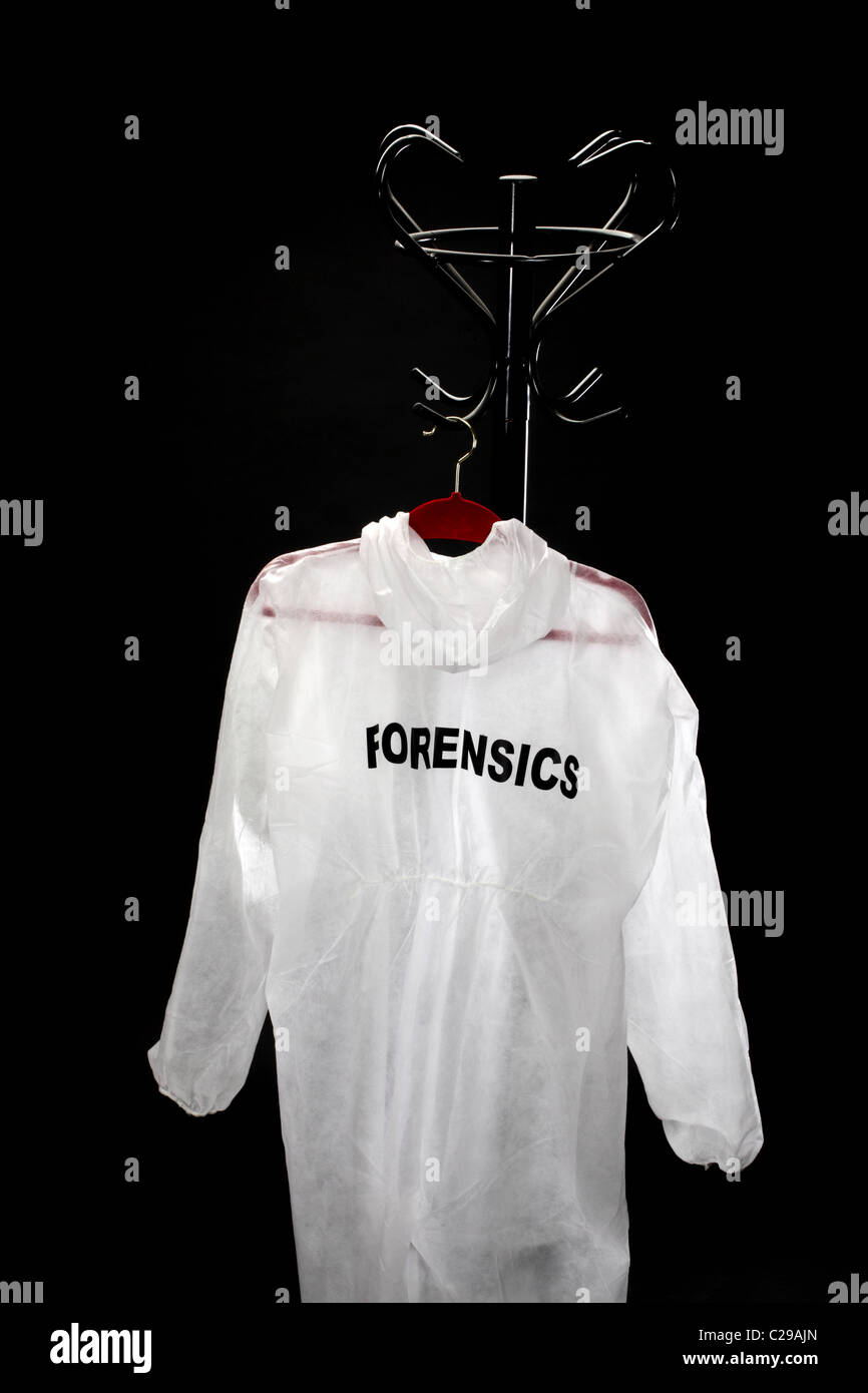 Crime forensics protective clothing hi-res stock photography and images ...