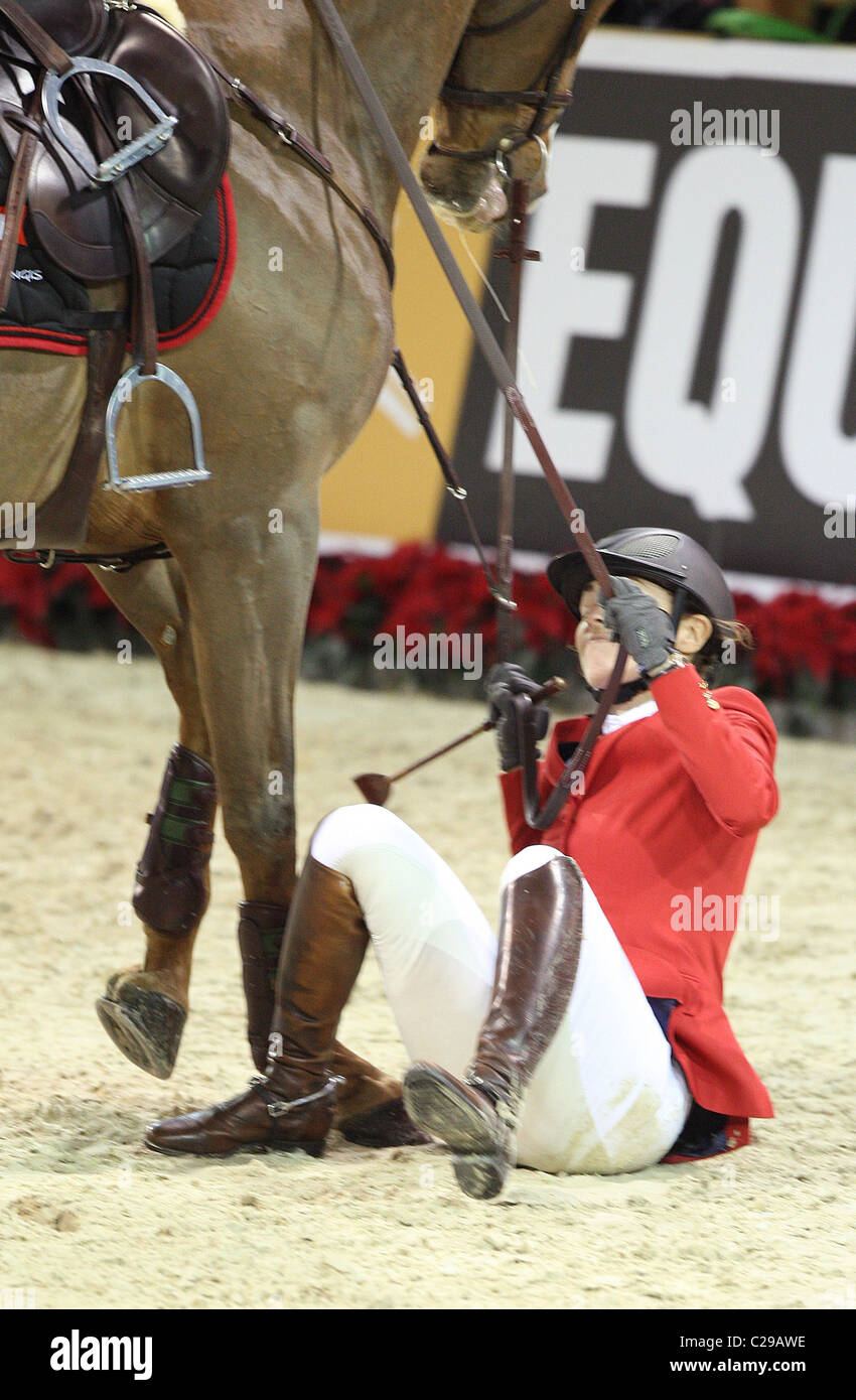 Martina Hingis Gucci Masters 2009 - International Jumping Competition ...