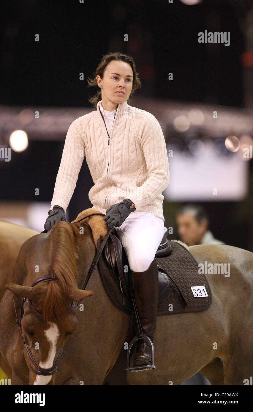 Martina Hingis Gucci Masters 2009 - International Jumping Competition ...