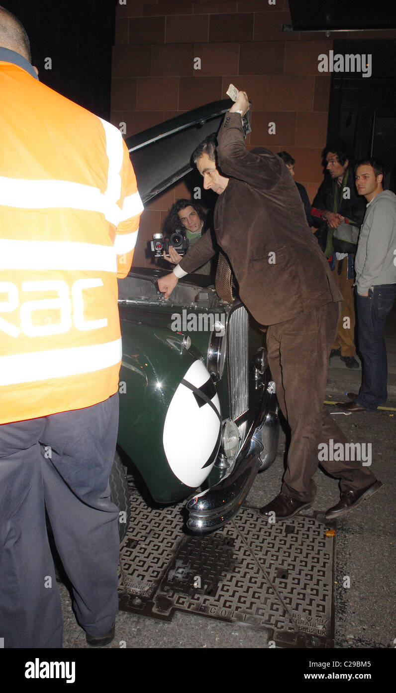 Rowan Atkinson is forced to call for roadside assistance after the ...