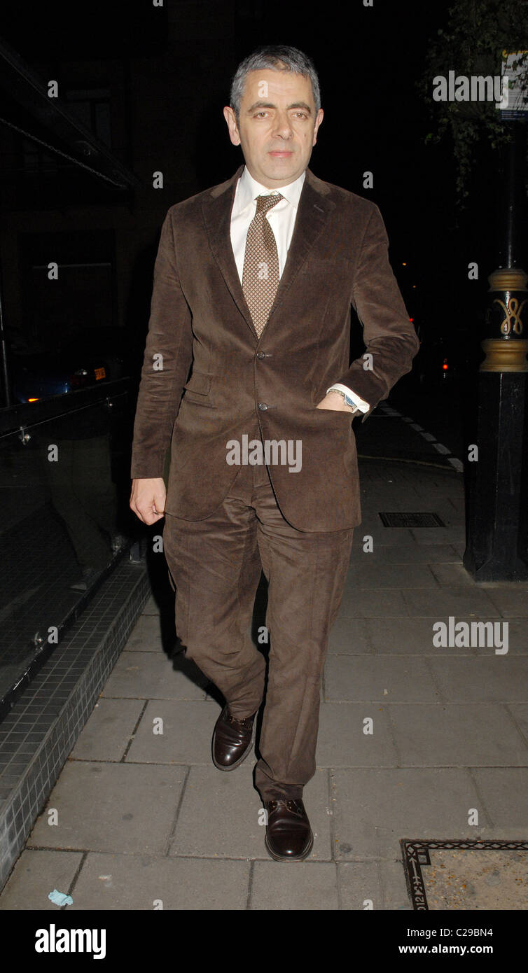 Rowan Atkinson is forced to call for roadside assistance after the ...