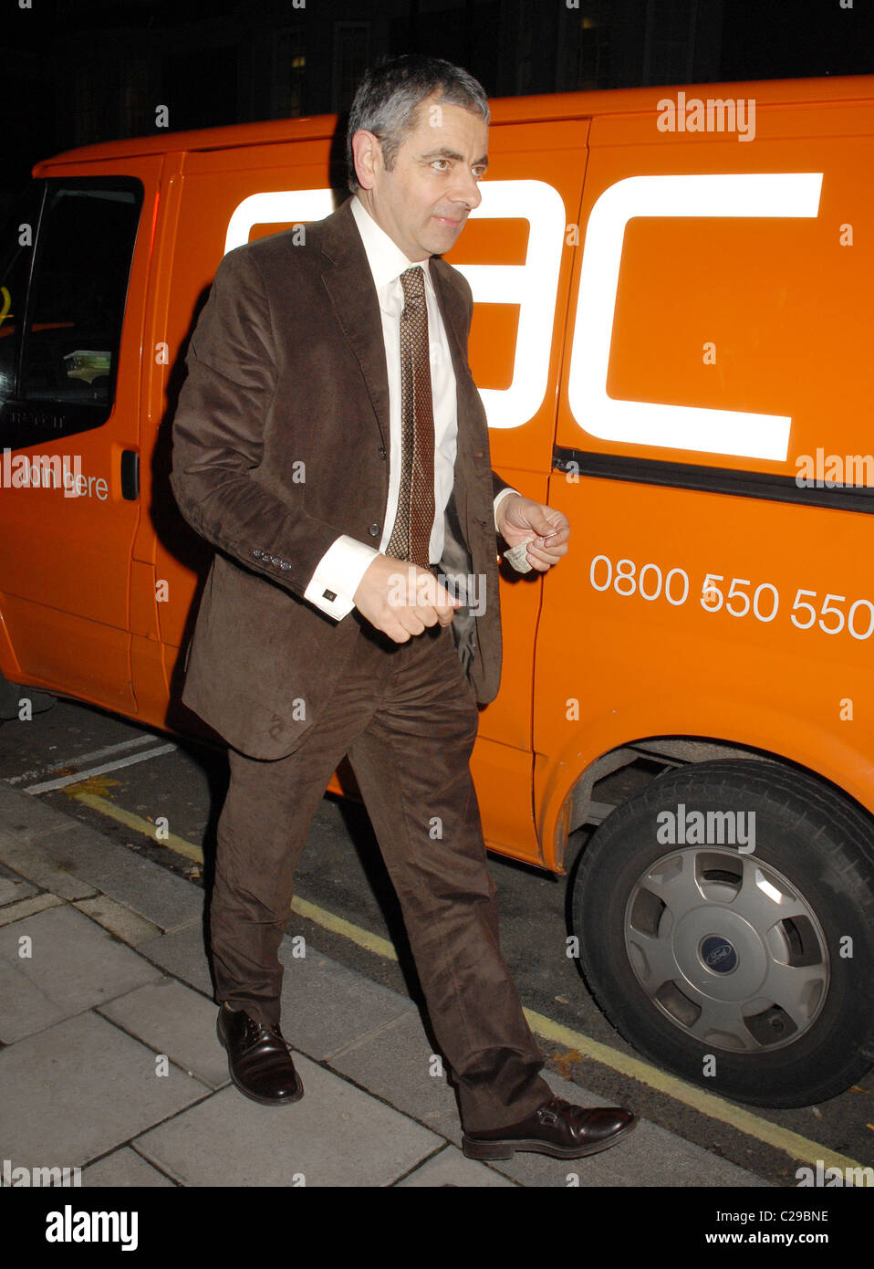 Rowan atkinson car hi-res stock photography and images - Alamy