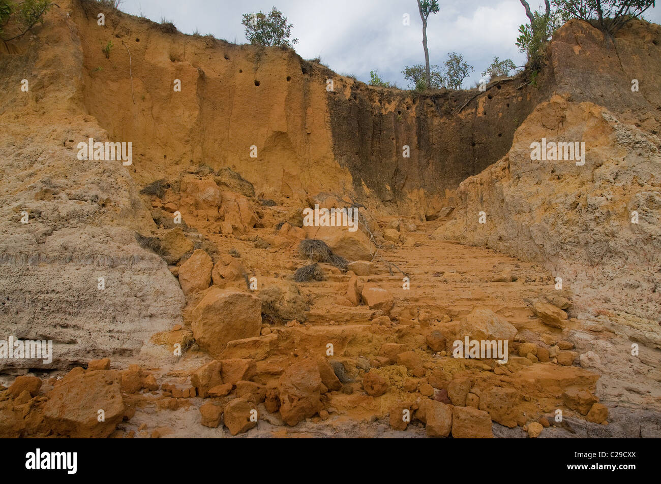 Rocky outcropping along Colombia's scenic Bita River on the eastern ...
