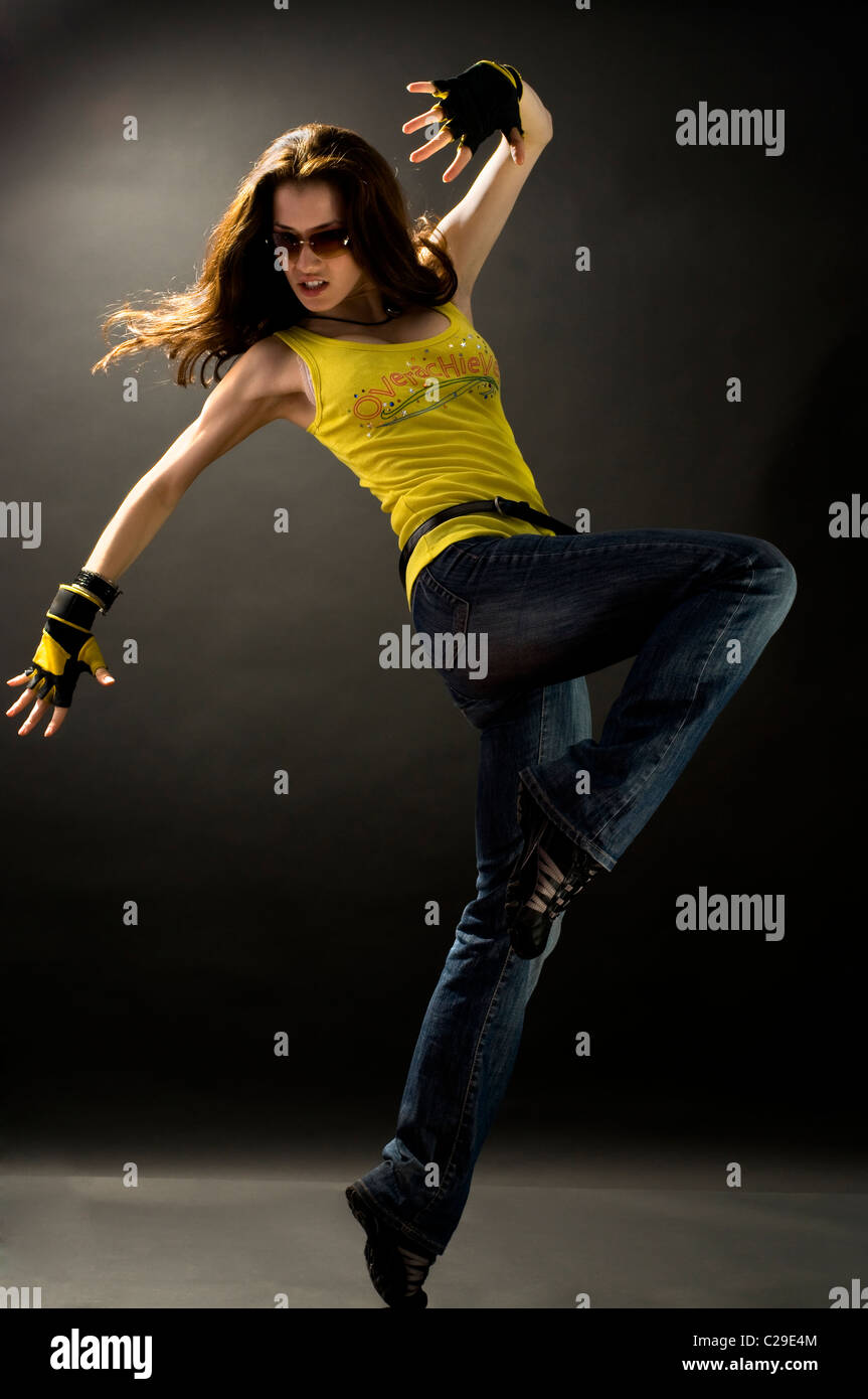 Young woman hip hop dancer hi-res stock photography and images - Alamy