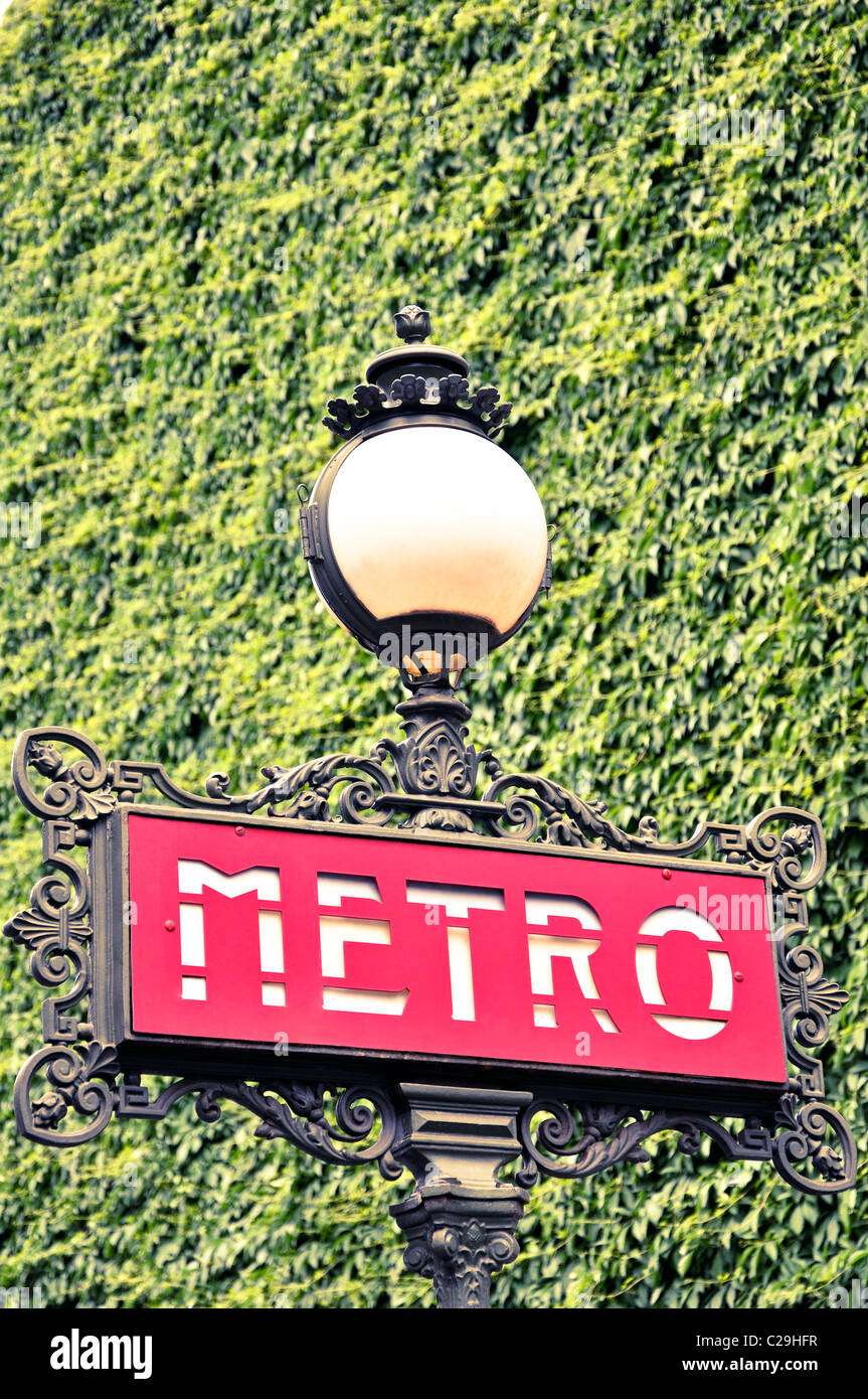 Metro ( subway ) sign and lantern, Paris, France Stock Photo - Alamy