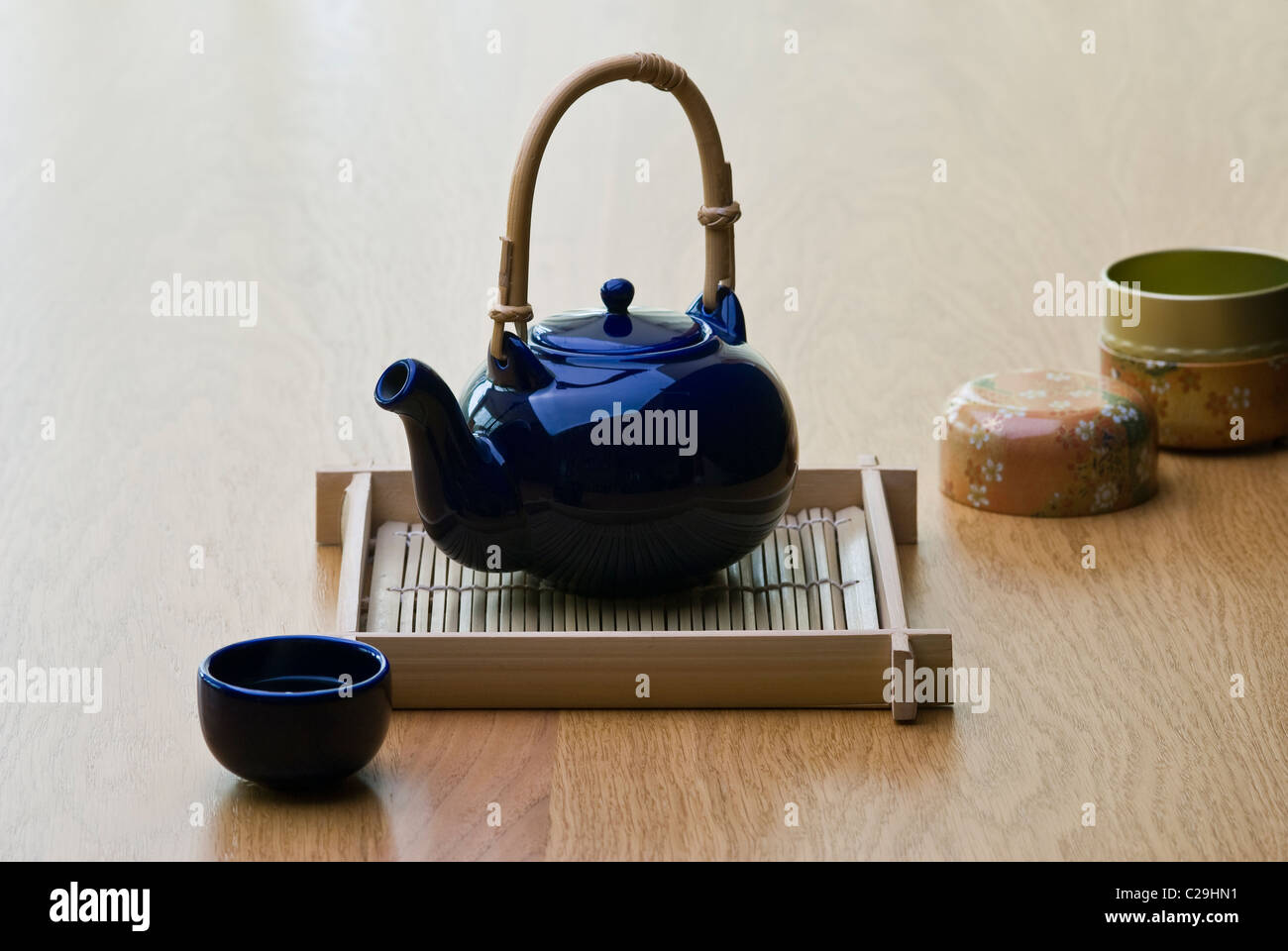 Chinese tea pottery hi-res stock photography and images - Alamy