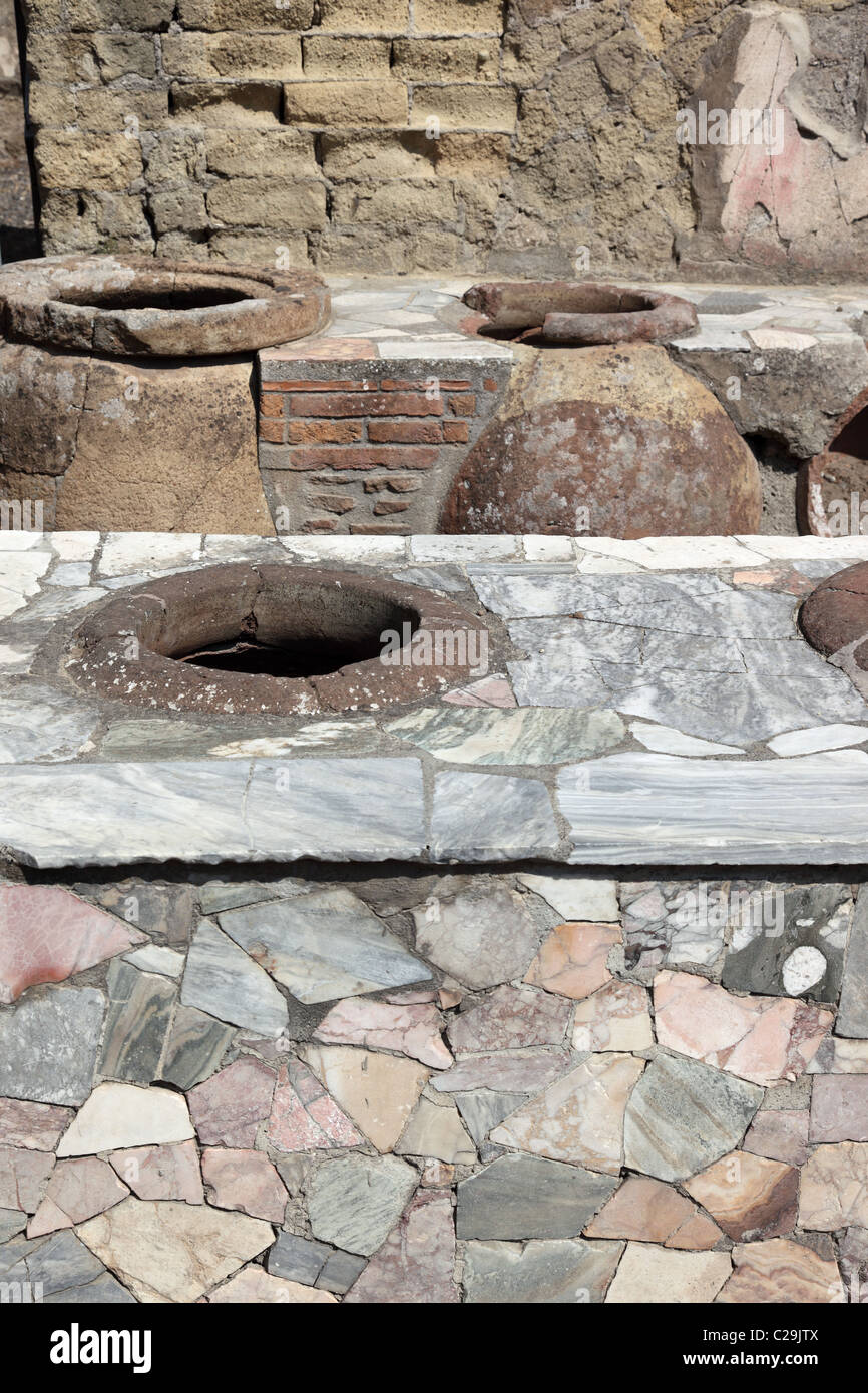 Herculaneum grande taberna italy hi-res stock photography and images ...