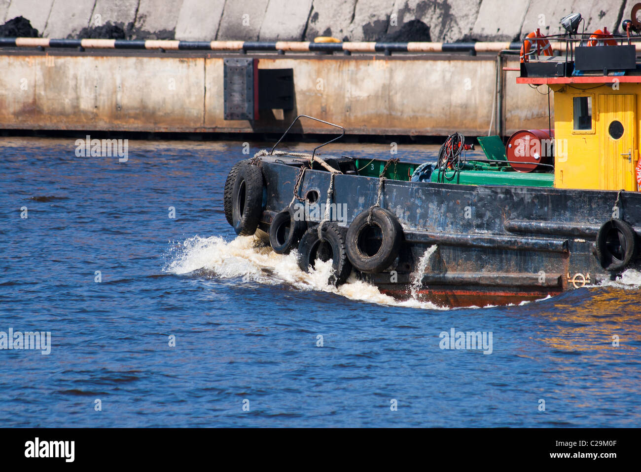 Blue tugboat hi-res stock photography and images - Alamy