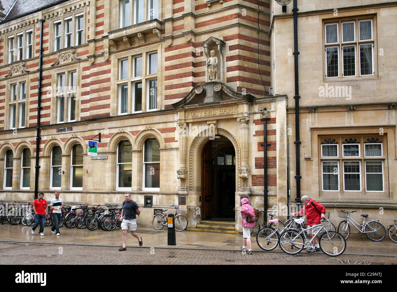 Cambridge, England street scene with bicycles Stock Photo - Alamy
