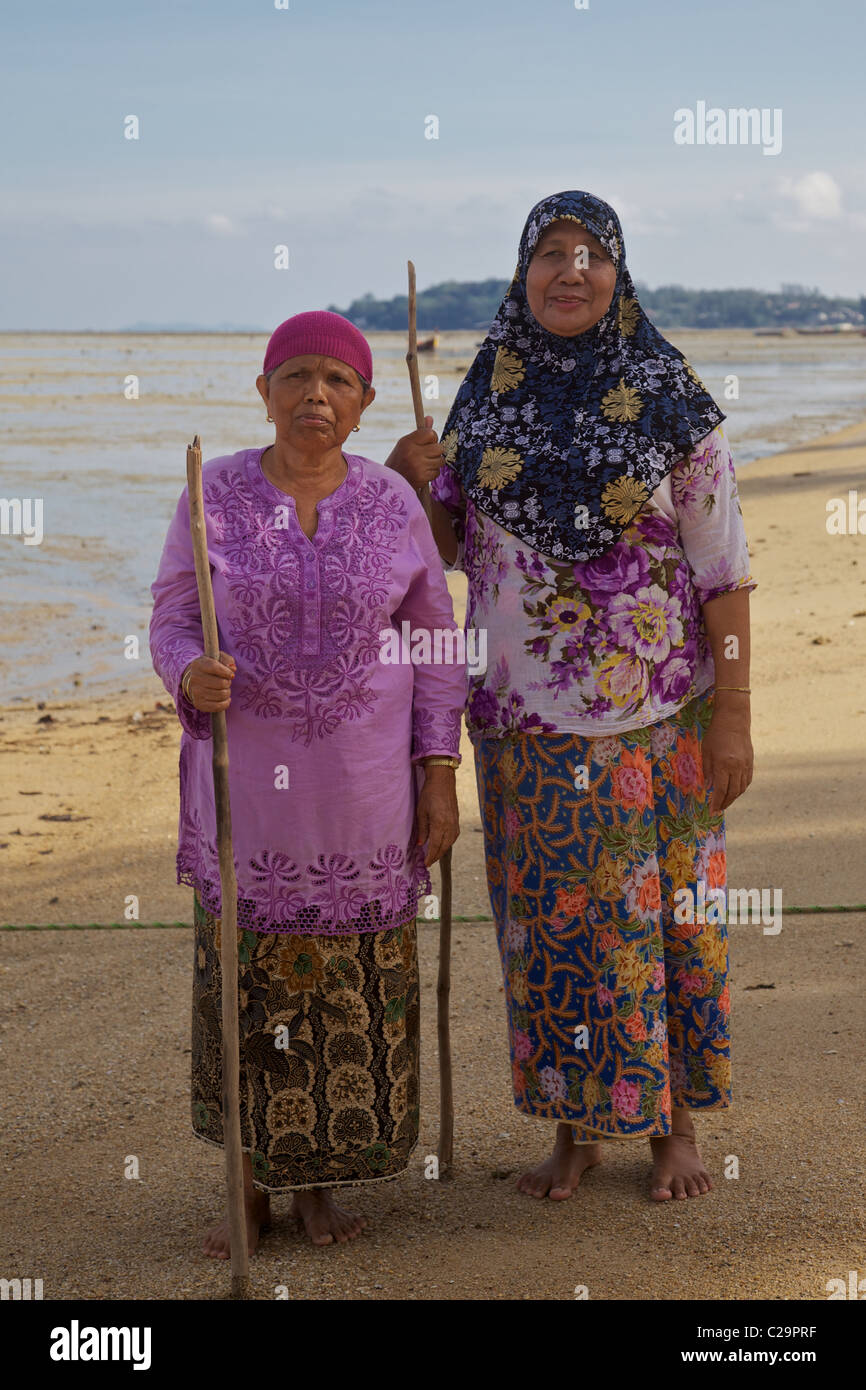 Muslim phuket hi-res stock photography and images - Alamy