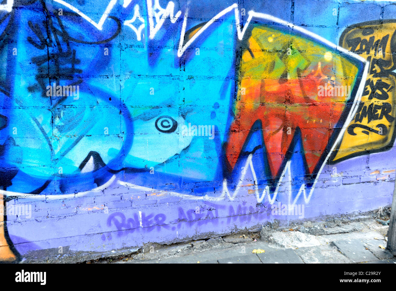 Graffiti gang markings hi-res stock photography and images - Alamy