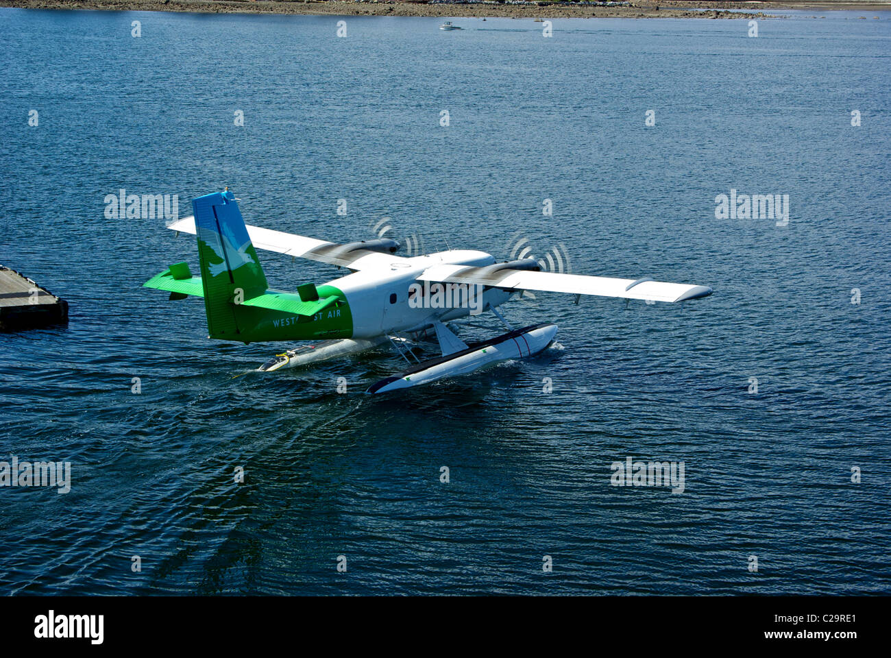 Twin otter aircraft hi-res stock photography and images - Alamy