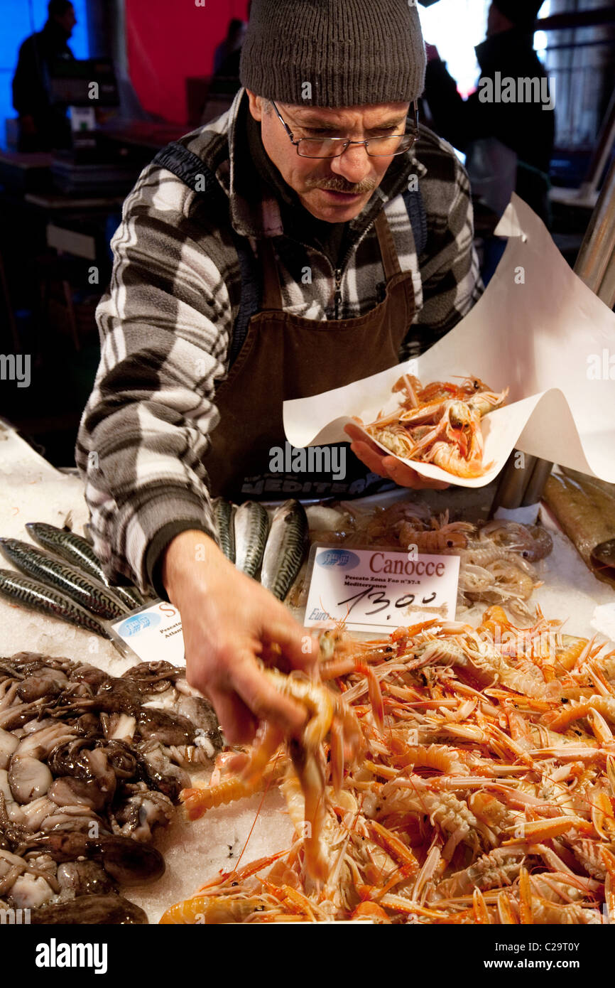 Venice italy fish market hi-res stock photography and images - Alamy