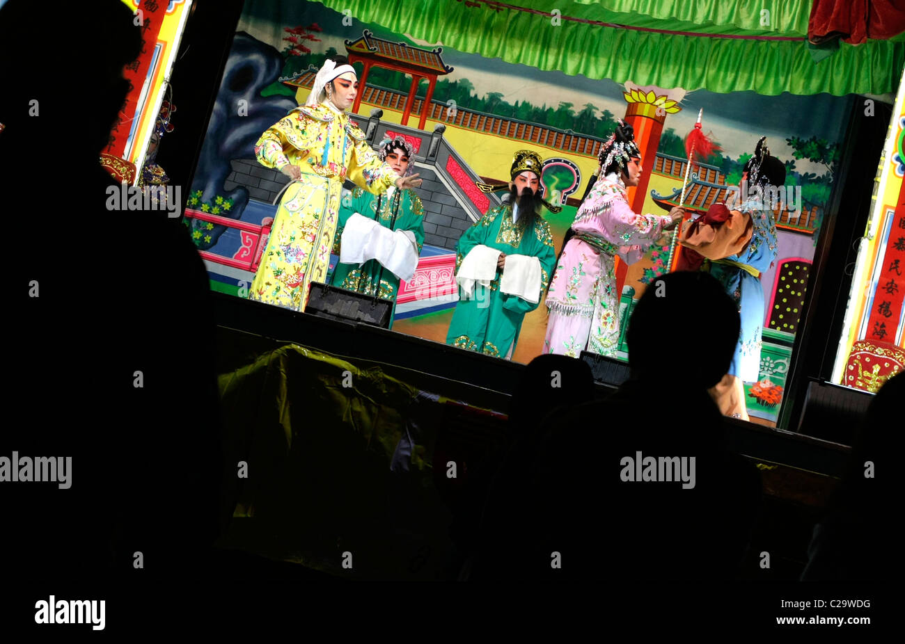 Chinese opera troupe hi-res stock photography and images - Alamy