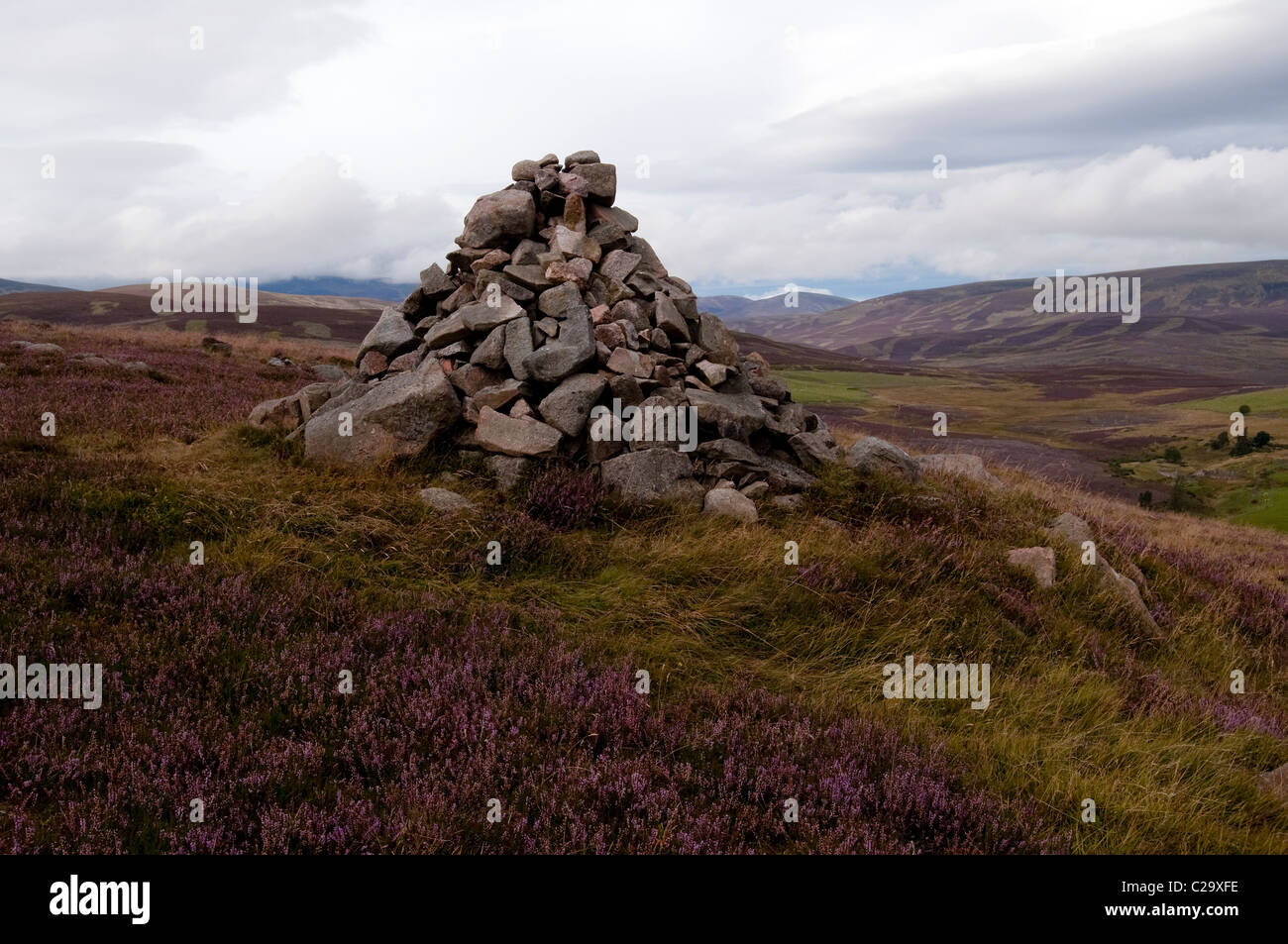 Cairn pile stones hi-res stock photography and images - Alamy