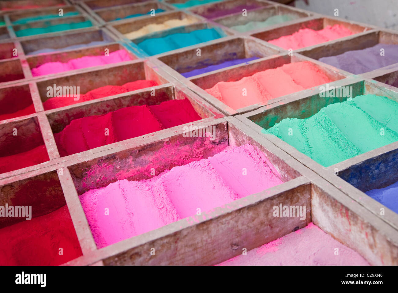 Selling color powder at market, Kathmandu Nepal Stock Photo - Alamy