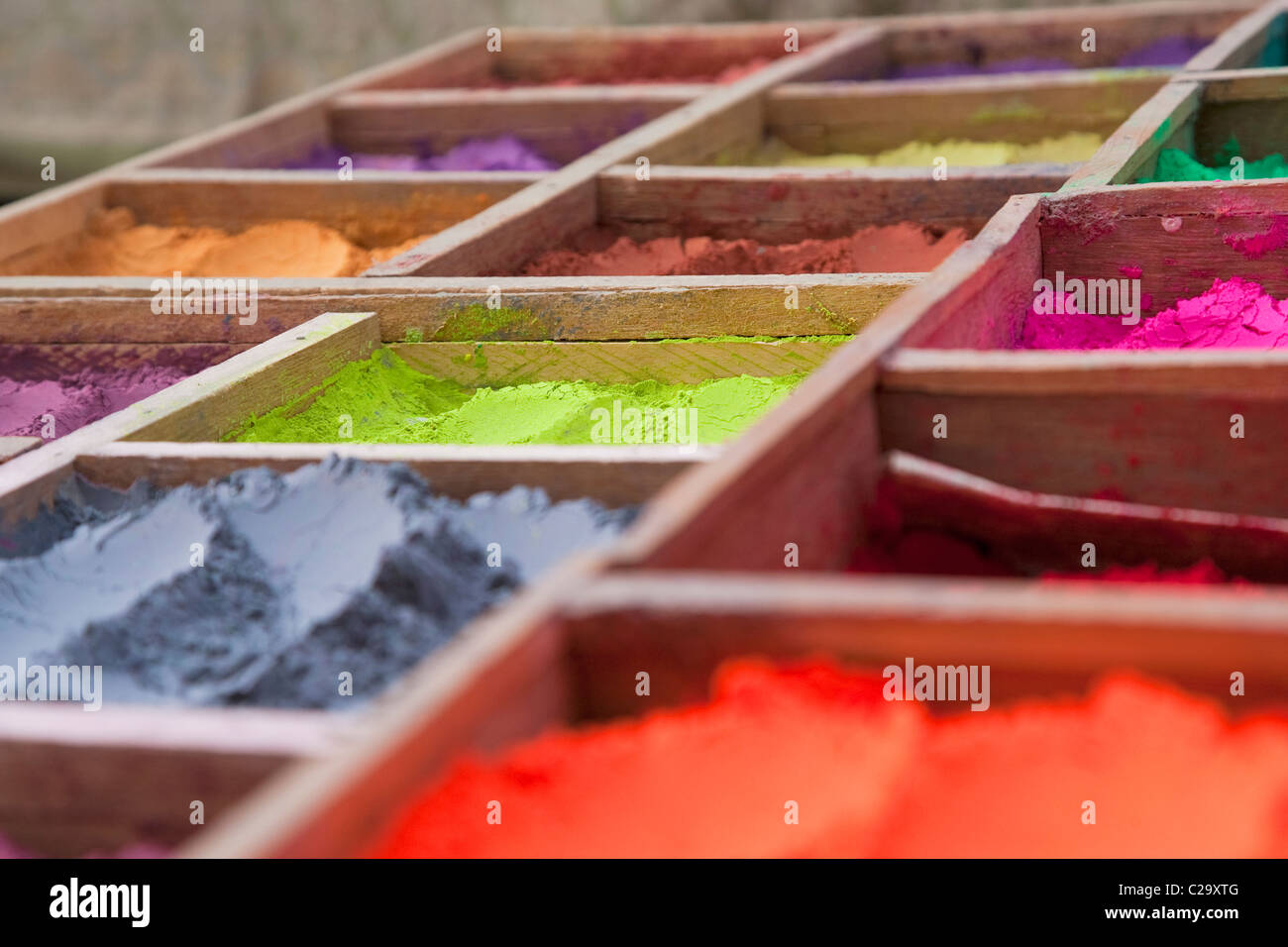Selling color powder at market, Kathmandu Nepal Stock Photo - Alamy