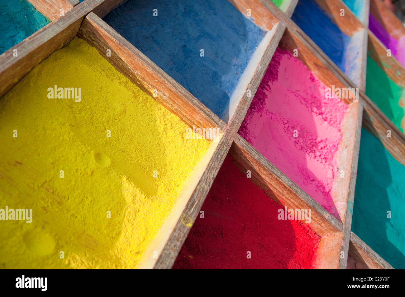 Selling color powder at market, Kathmandu Nepal Stock Photo - Alamy