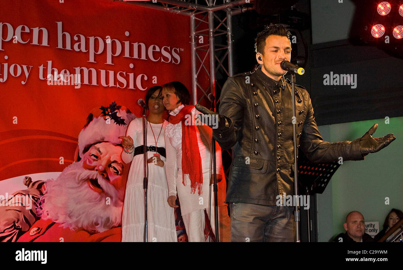 Peter Andre performing live at a free concert, sponsored by Coca Cola ...