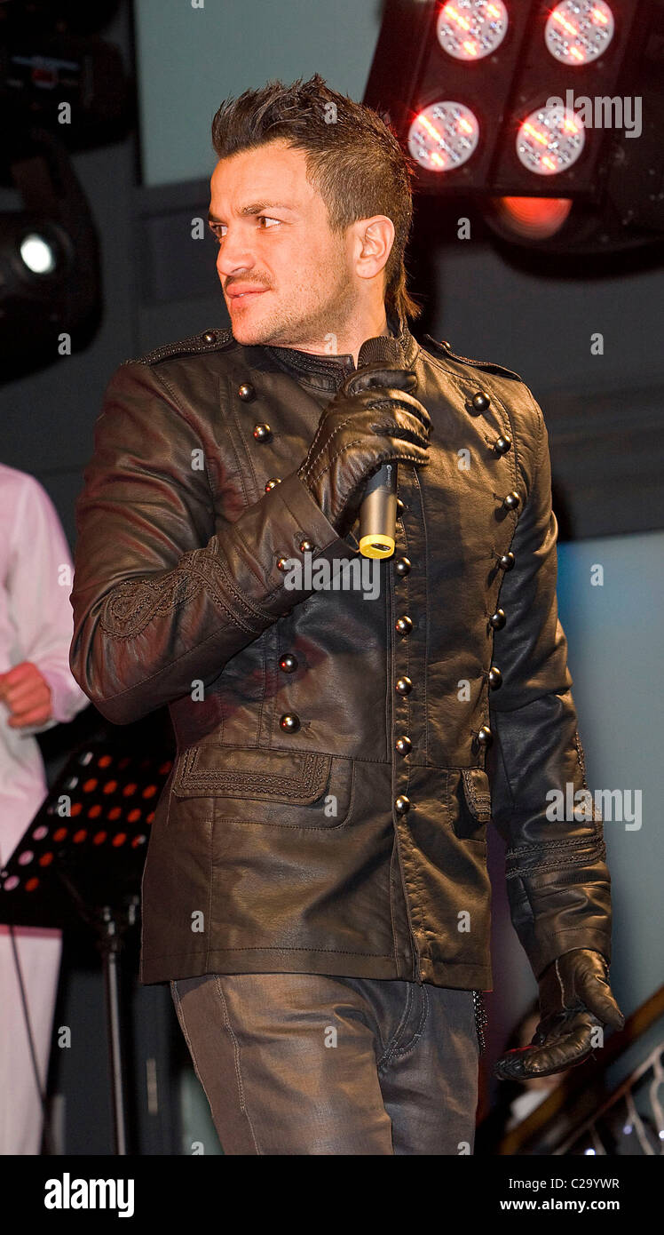 Peter Andre performing live at a free concert, sponsored by Coca Cola ...