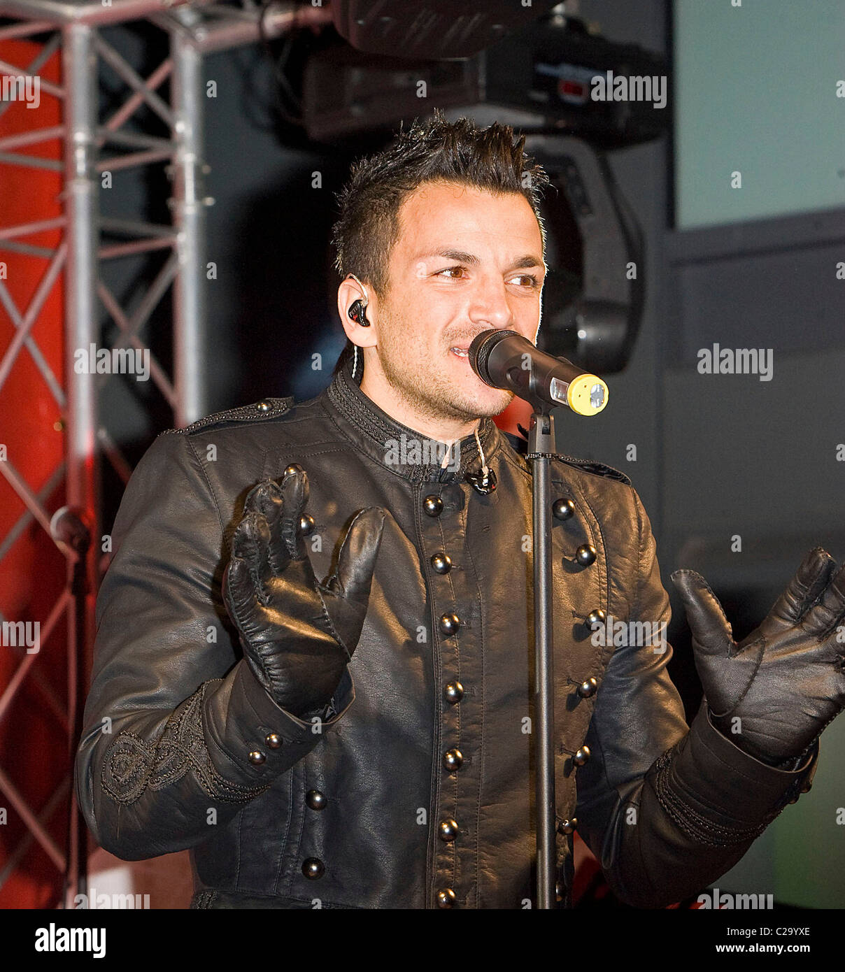 Peter Andre performing live at a free concert, sponsored by Coca Cola ...