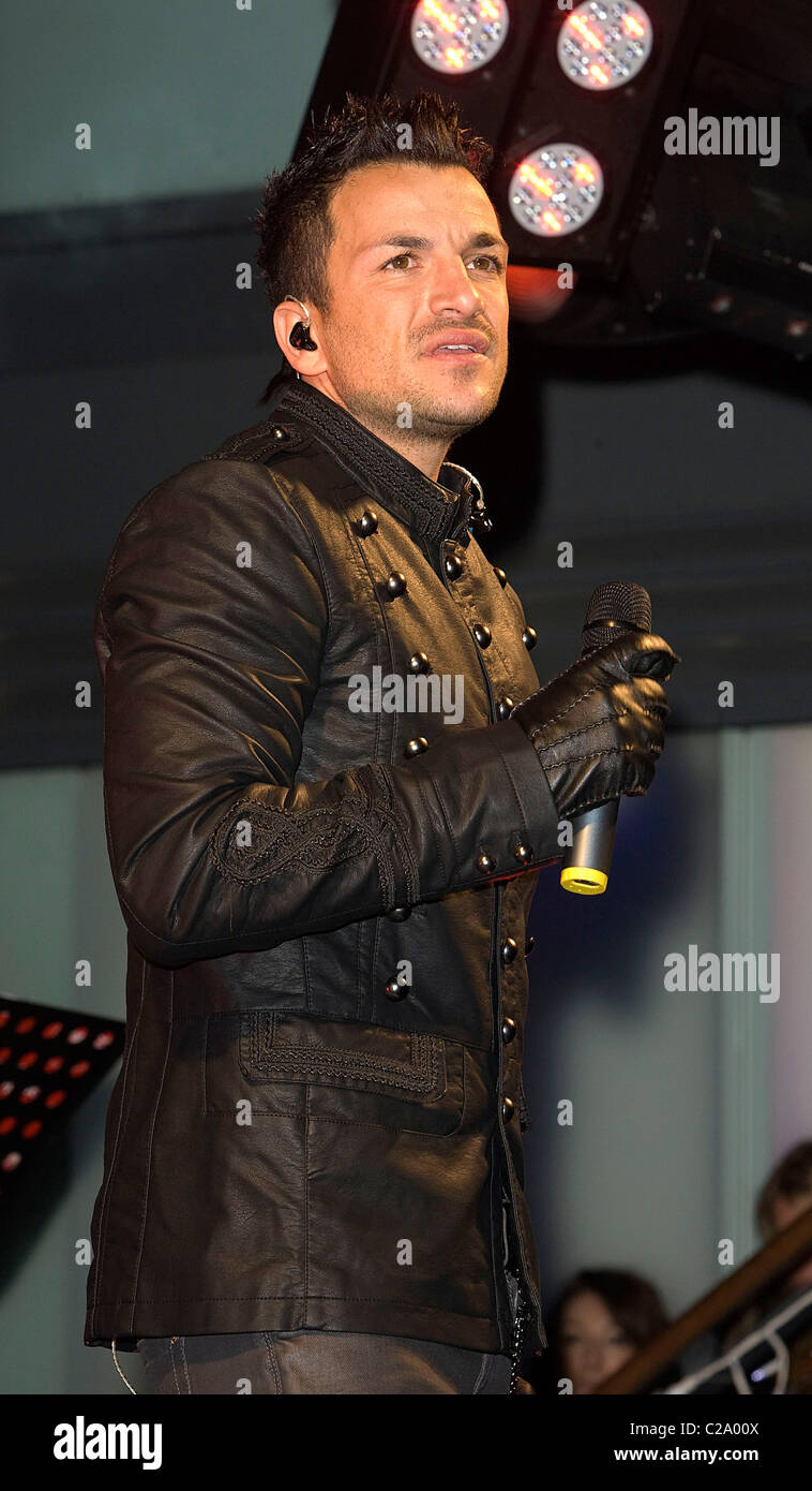 Peter Andre performing live at a free concert, sponsored by Coca Cola ...