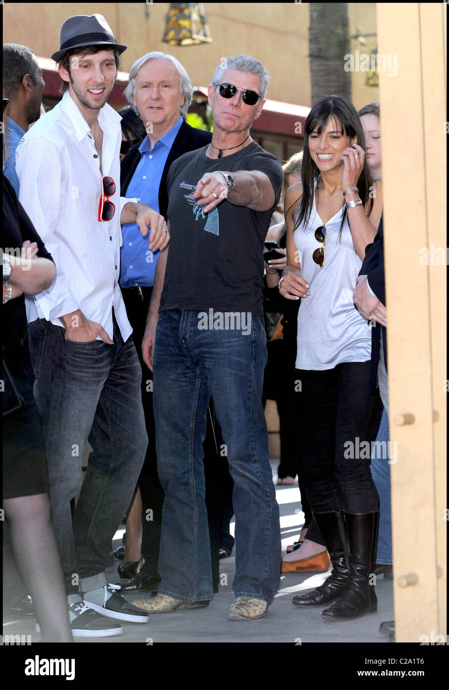 Joel Moore, James Cameron, Michelle Rodriguez and Stephen Lang James ...