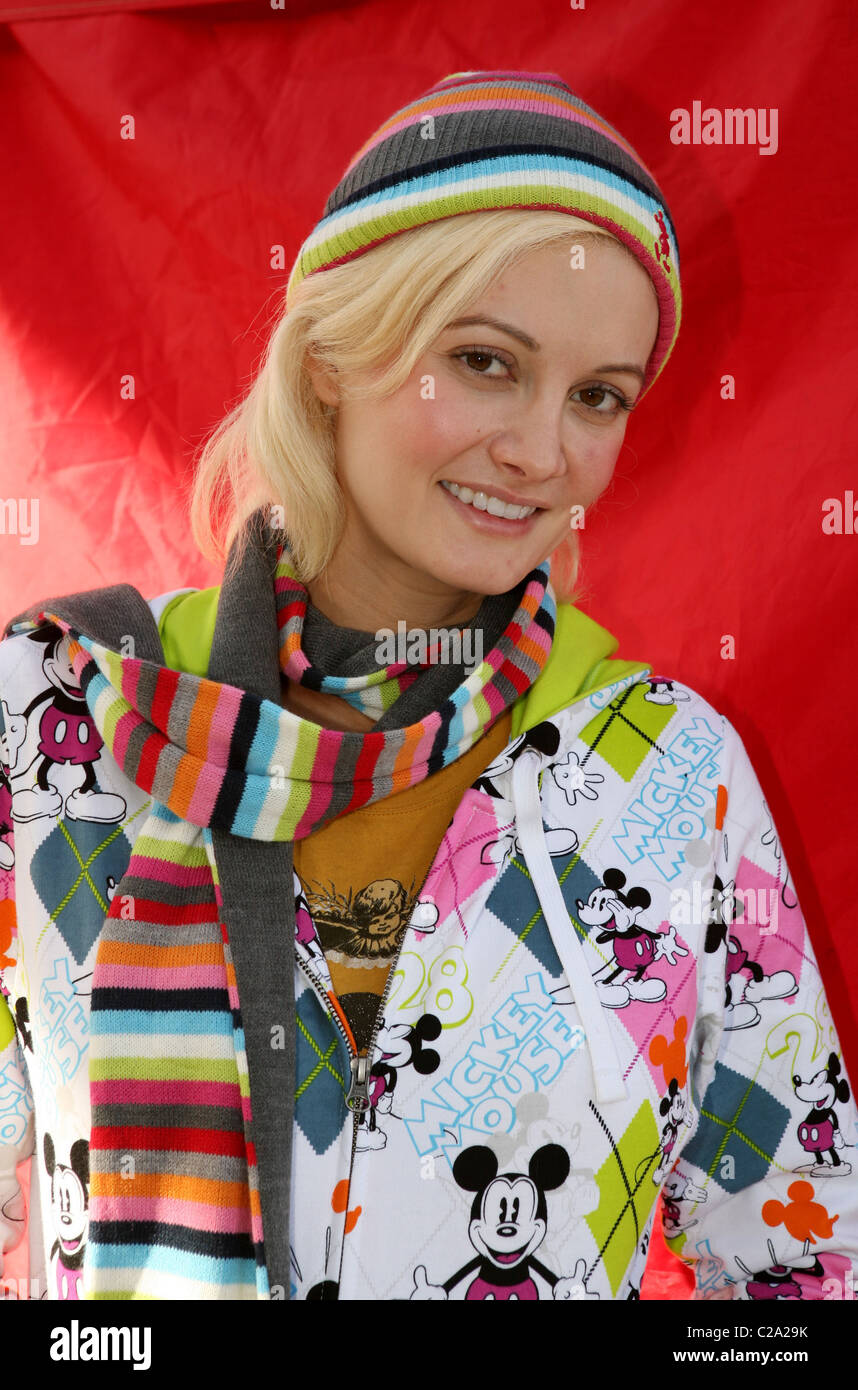 Holly Madison makes a stop at Findlay Kia in support of her Holly Jolly ...