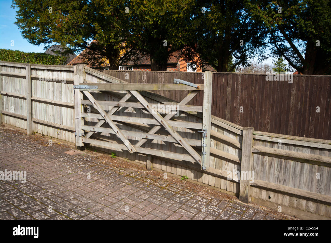 Five bar gates hi-res stock photography and images - Alamy
