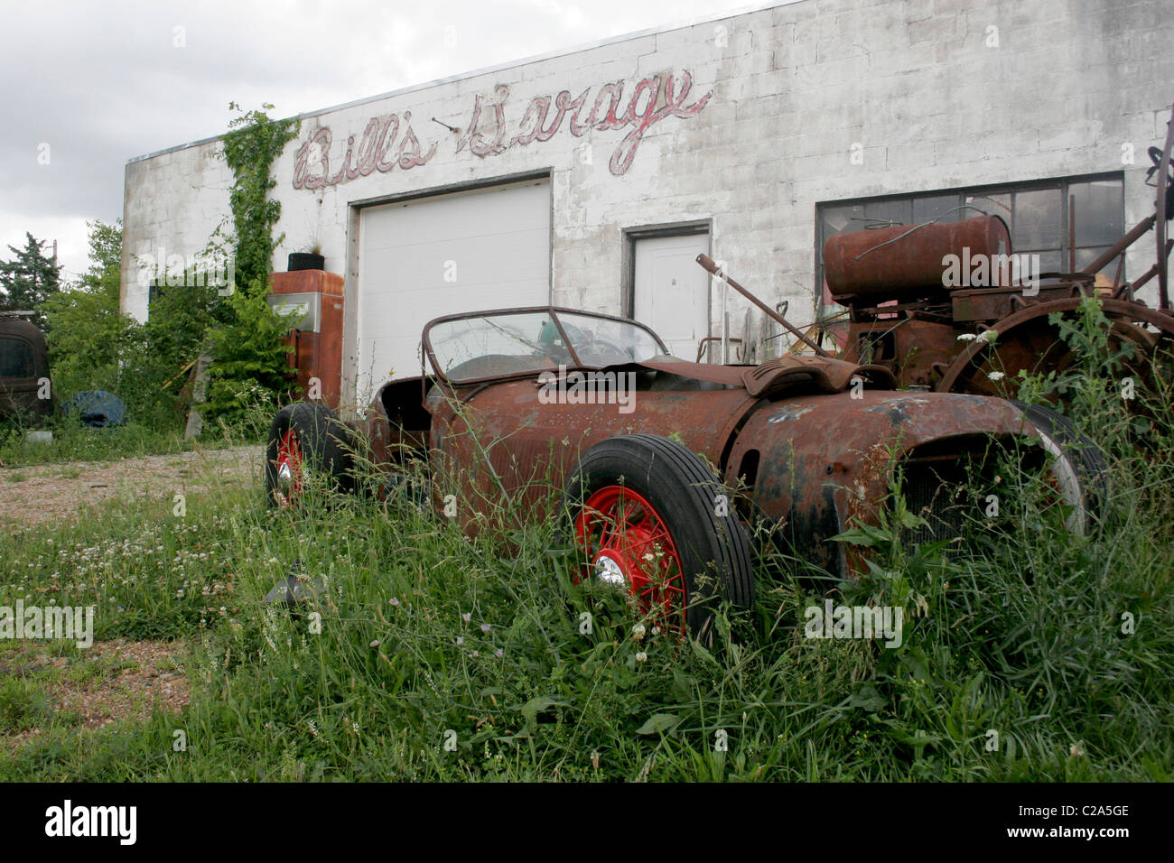 Route 66 garage hi-res stock photography and images - Alamy